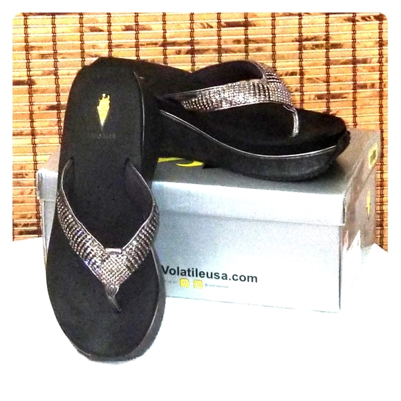 Volatile | Shoes | Volatile Wedgethong Sandel | Poshmark